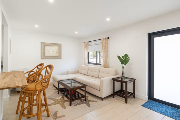 Prime Location Near The Beach & Bal Harbour Shops - North Miami, FL