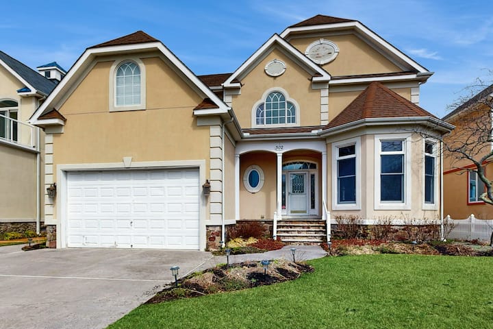 6br Bayview | Pool | Dock | Fireplace | Deck - Ocean City, MD