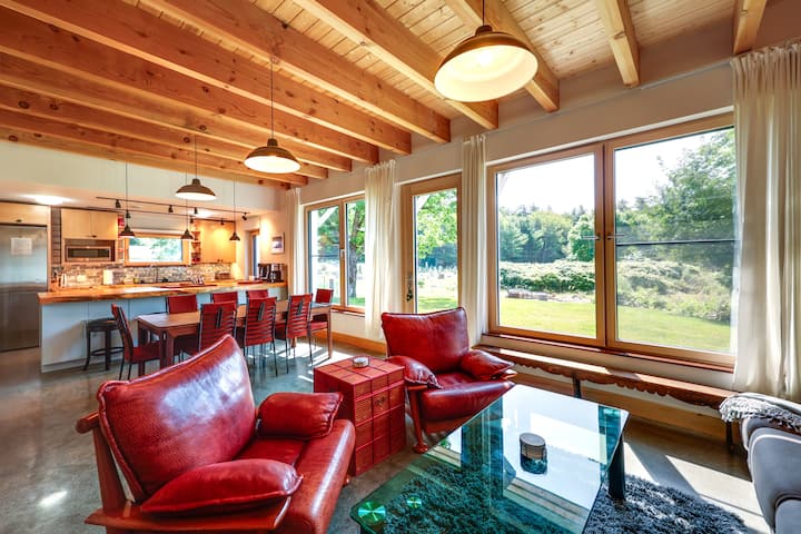 Acadia Home W/ Rooftop Deck - Close To Trails! - Maine