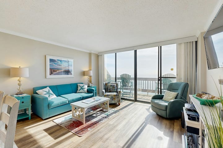 Lovely Condo In Beachfront Building W/shared Pool, - Ocean City, MD