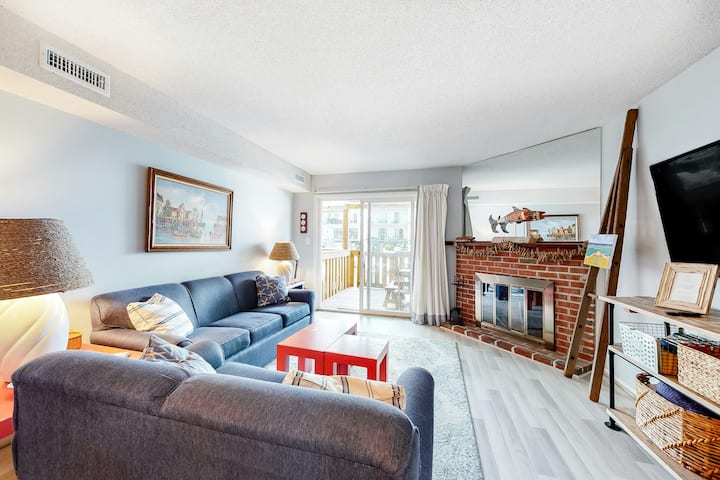 2br Waterview Townhome | Pool | Dock - 芬威克島