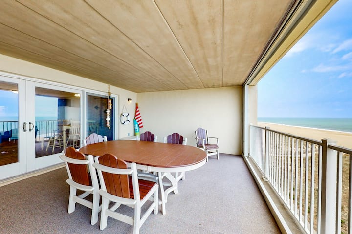 Oceanfront Oasis: Pool, Balcony, Kitchen & Golf - Ocean City, MD