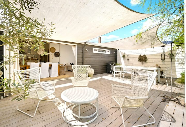 'White Birch' - Sophisticated 4 Bedroom Home - Orange