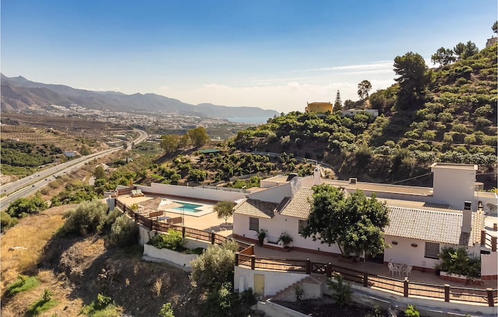 Awesome Home In Torrox With Wifi - Frigiliana