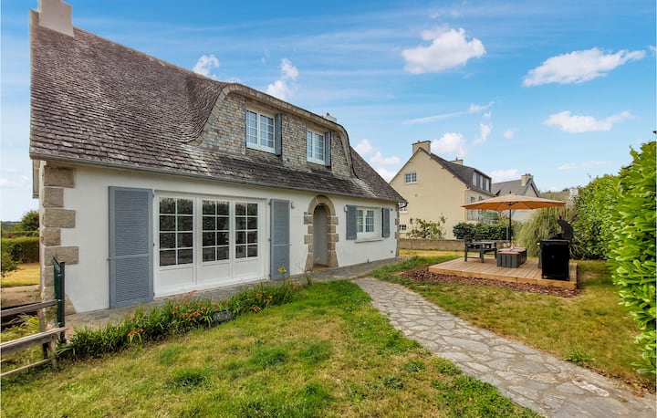 Gorgeous Home In Morlaix With Kitchen - Morlaix