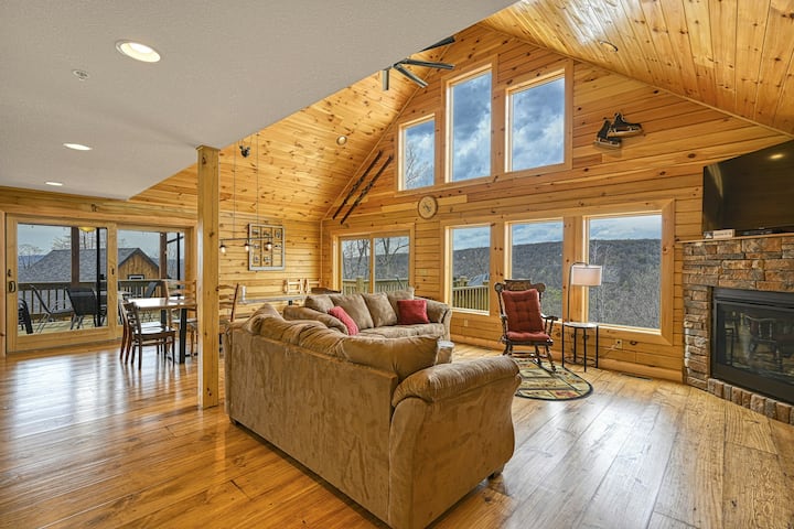 6br Mountainview | Hot Tub | Elevator - Deep Creek Lake, MD