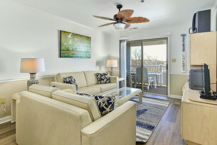 Walk To Beach 2br Waterview 3rd-floor | Balcony - Ocean City, MD