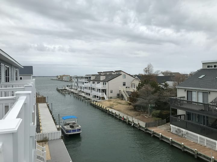 3br Canal-front | Pool | Dock | Fast Wifi - Ocean City, MD