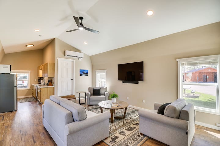 20 Mi To Glacier Nat’l Park: Pet-friendly Cabin - Columbia Falls, MT