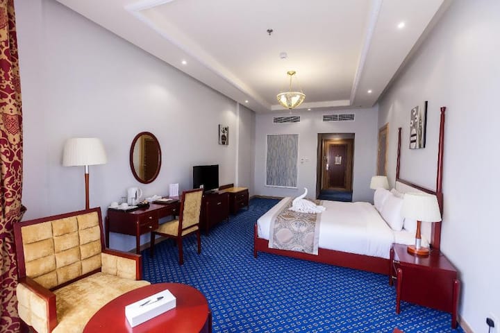 Deluxe Suite Near American School - Sharjah