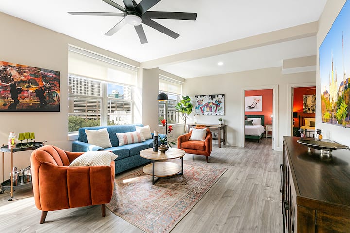 Lively 4br Condo Steps To French Quarter - New Orleans, LA