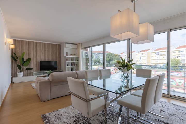 Charm 3bdr Apartment W/balcony By Lovelystay - Amadora