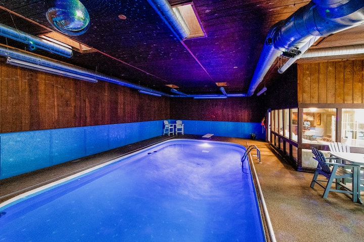 Skyline Villa Indoor Pool - Nebraska