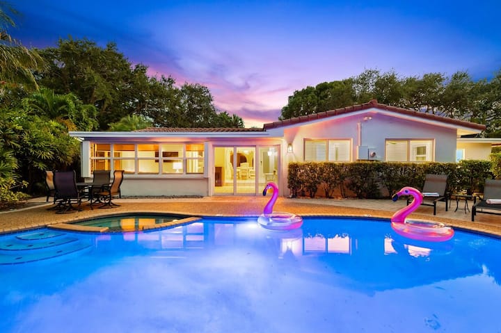 Lighthouse Point • Heated Pool, Spa & Tiki Hut - Pompano Beach, FL
