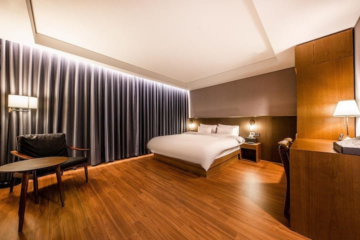광주에 위치한 세련된 인테리어의 쾌적한 숙소 디럭스 더블 - Gwangju