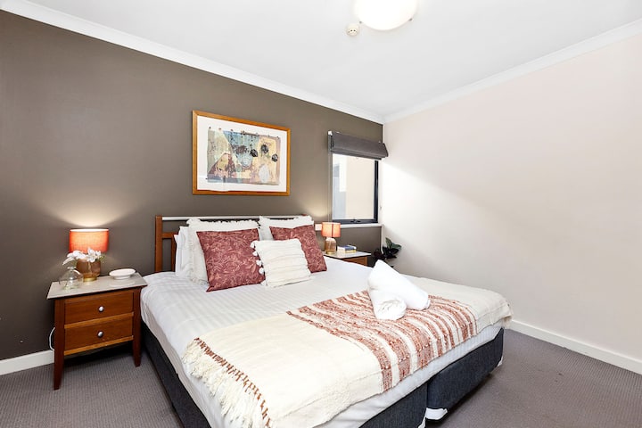 Comfortable Apartment With Pool, Gym & Tennis Acce - Perth