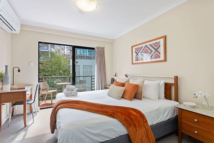 1bdr Perth - Tennis Court, Gym And Pool - Perth