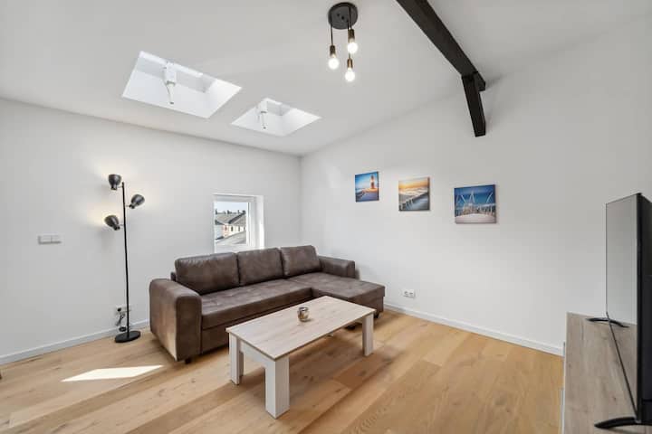 Up To 4 People Elevator Close To The Center - Wilhelmshaven