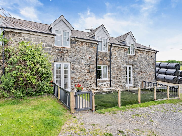 3 Bed In Llwyncelyn (49854) - New Quay