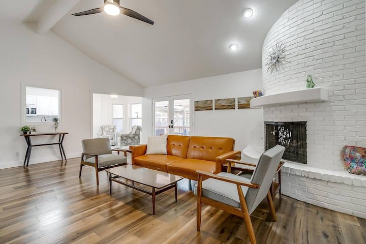 The Mid-century Modern Retreat - Fort Worth, TX