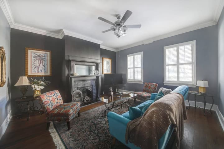 Wrought Iron Inn, Historic | Fresh | Dog-friendly - Savannah, GA