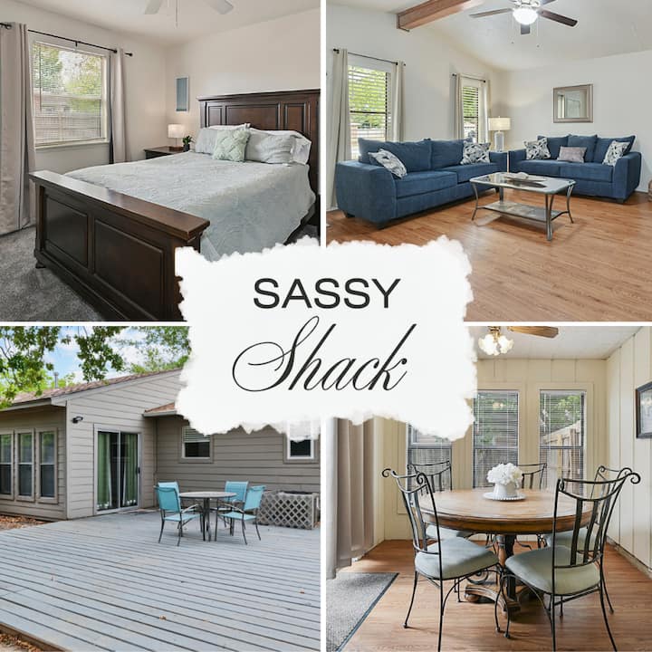 Sassy Shack ~ Aggieland Vacation Rentals - 브라이언