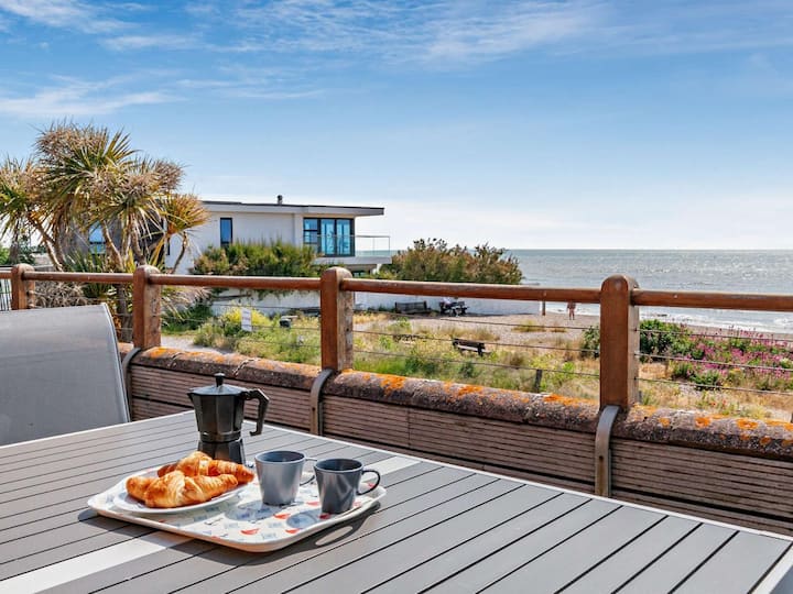 4 Bed In Pevensey Bay (Oc-bt069) - Eastbourne