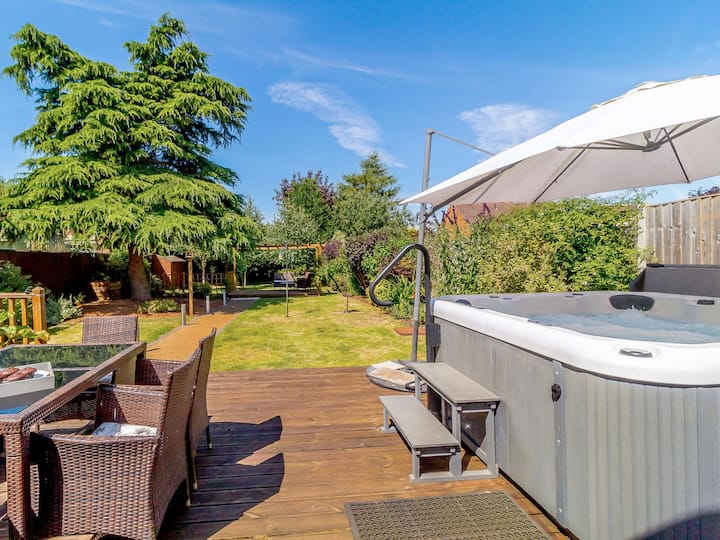 3 Bed In Sandringham  (43259) - Snettisham