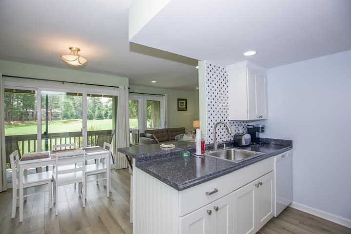 207 Linville Gardens Condo - 1 Bed/1bath- Sleeps 2 - Whispering Pines, NC