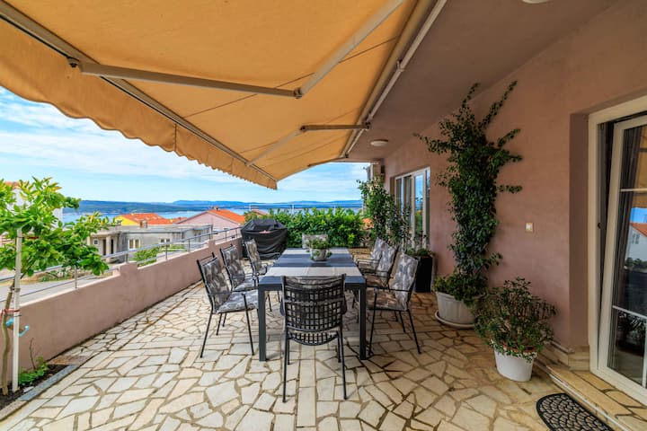 Appartement De Vacances Avec 40 M² De Terrasse Et - Selce