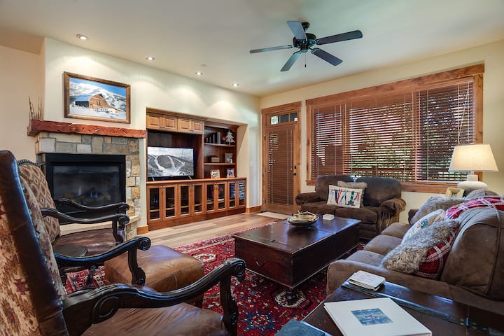 El5207 | Short Walk To Mtn | Winter Shuttle| Pools - Steamboat Springs, CO