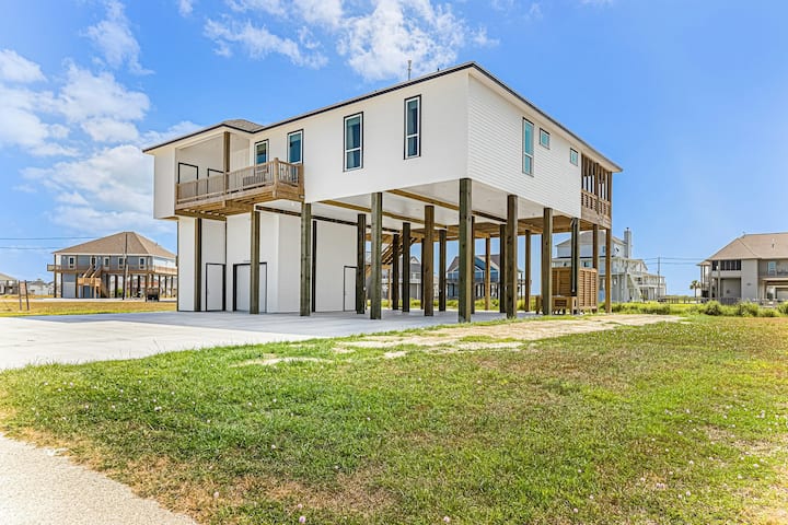4br With Deck, Screened Porch, Water View, & W/d - Texas City