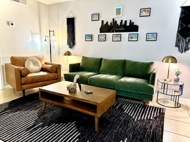 Pristine Montrose Full Apartment-near Menil - Meyerland - Houston