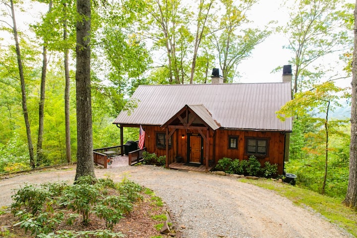 Private Couples Cabin W/ Whirlpool Tub | Views - Bryson City, NC