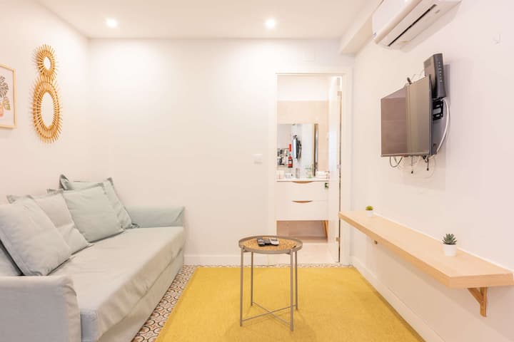 Lovely Charm Apartment Lisbon Heart W/patio - Alvalade