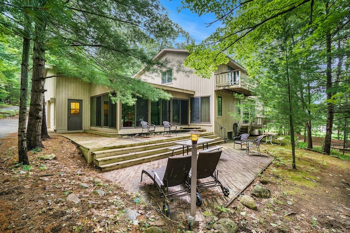 6br Secluded Home With Three Kitchens - Glen Arbor, MI