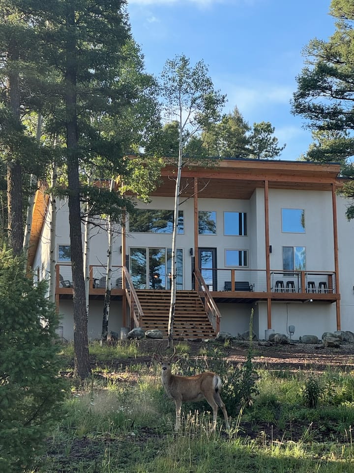 Alpine View: Your Getaway To Mountain Adventures - Angel Fire, NM