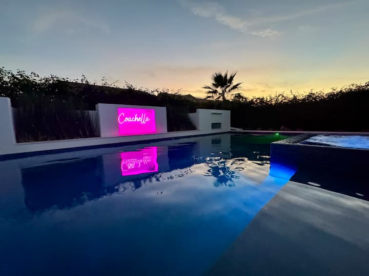 Lagoon: 7br Desert Gem W/ Huge Pool, Spa Gameroom - Coachella, CA