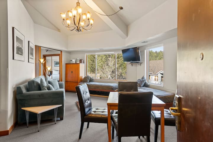 321 | Luxe Top Floor 1bd - A/c, Pool & Kitchen - Olympic Valley, CA