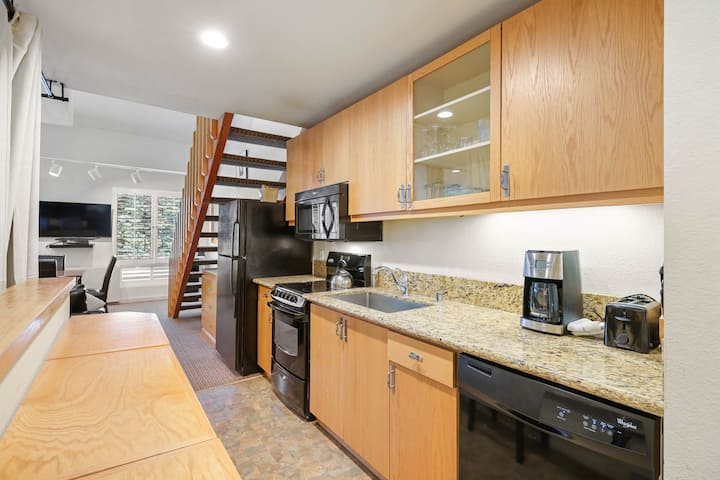346 | A/c King Loft - Steps To Trails & Golf Fun - Olympic Valley, CA