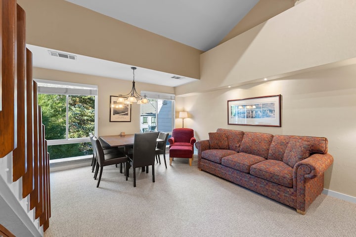 313  | Premium Loft Retreat - Ski In/out, Fridge - Olympic Valley, CA