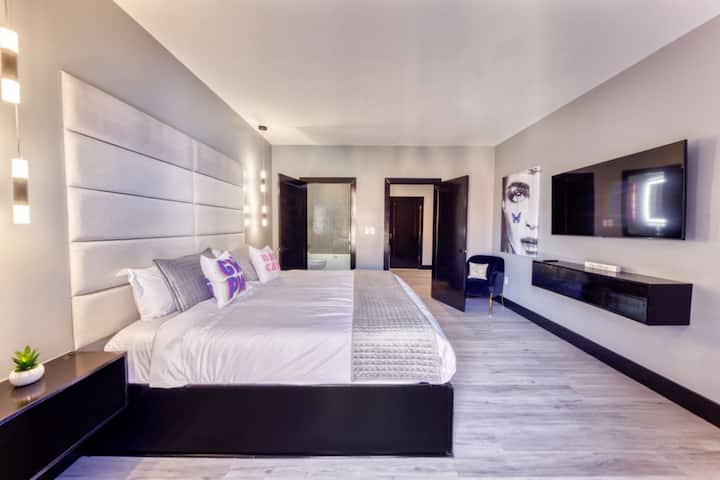 The Bella #206-girl's Night Suite - Biloxi, MS
