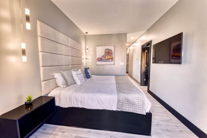 The Bella #208-sneaker Dreamzzz Suite - Biloxi, MS