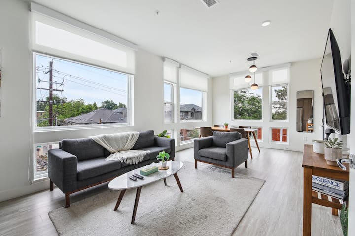 Corner 1br | Big Windows | Lohi | Dog-friendly - Lincoln Park - Denver