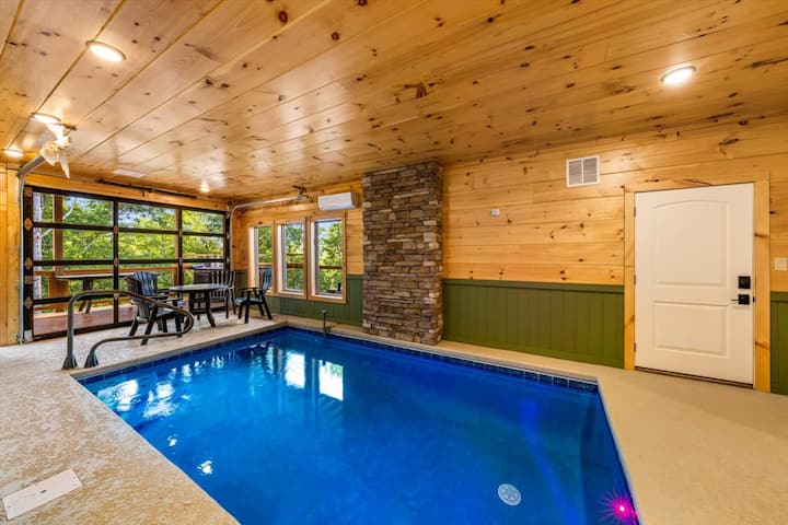 Copper Pines - 5 Bd|5 Ba Cabin With Pool & Theater - Pigeon Forge, TN