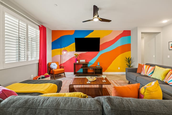 Kaleidoscope By Avantstay | Colorful Escape + Pool - Indio, CA