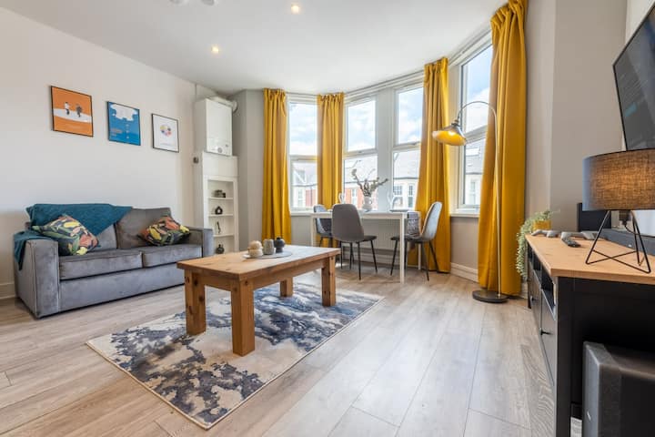 Stylish 1 Bedroom Apartment, Sleeps 2 - Cardiff