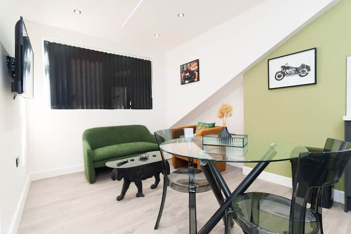 Cosy 1 Bed Apt In Leeds - Smart Tv & Mood Lights - Leeds