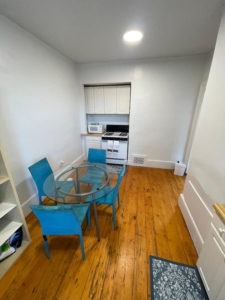 Private Bedroom Walking Distance To Porter Sq R1 - Cambridge, MA
