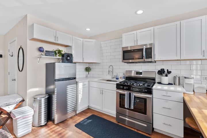 4 Br Home W/ Garage Sleeps 12!|walker's Point Mke - Milwaukee, WI